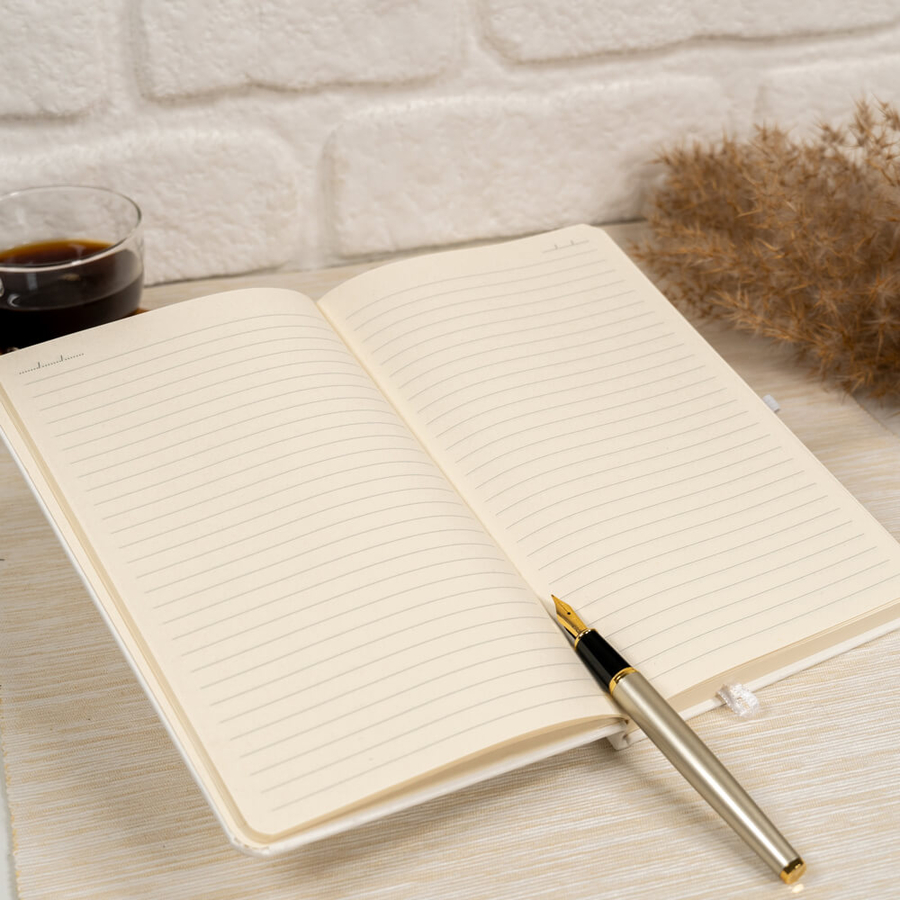 Anlamlı Öğretmenler Günü Hediyesi Deri Defter Beyaz - Hediye Seç Anlamlı Öğretmenler Günü Hediyesi Deri Defter Beyaz - Hediye Seç