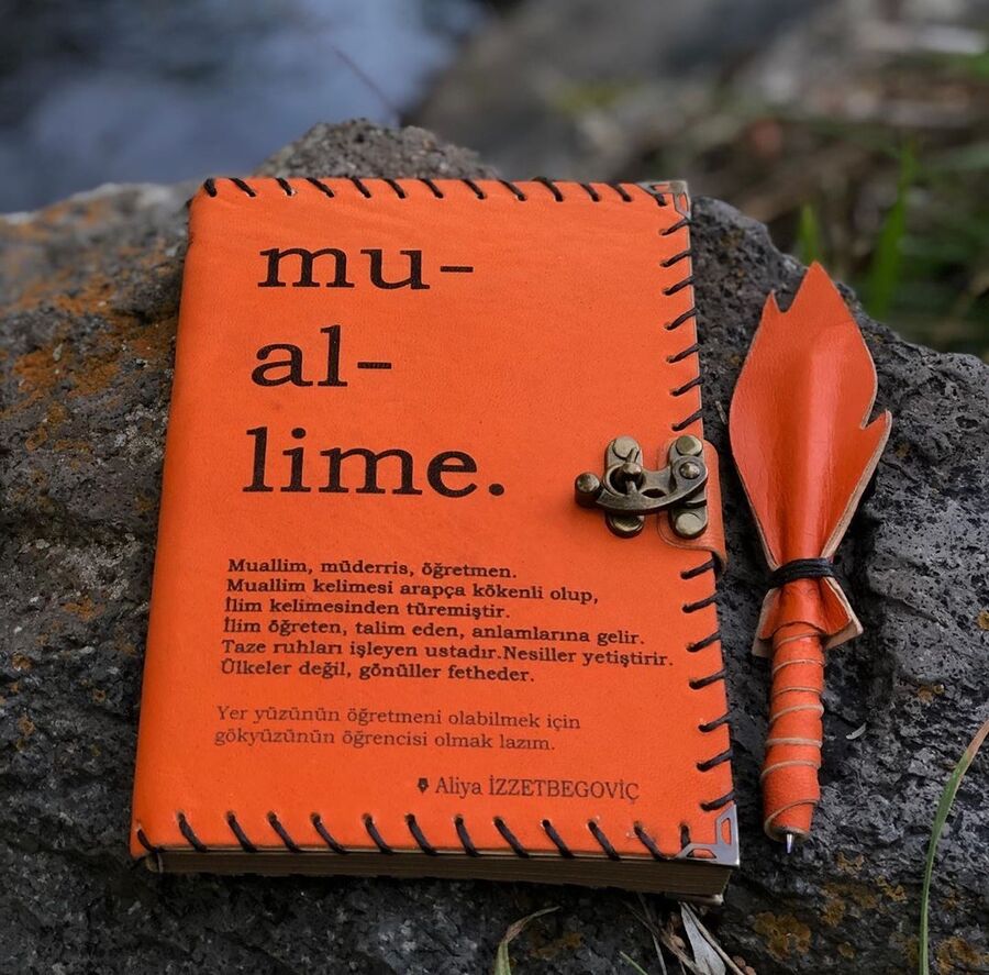 Öğretmene Hediye Muallime Deri Defter - Hediye Seç Öğretmene Hediye Muallime Deri Defter - Hediye Seç
